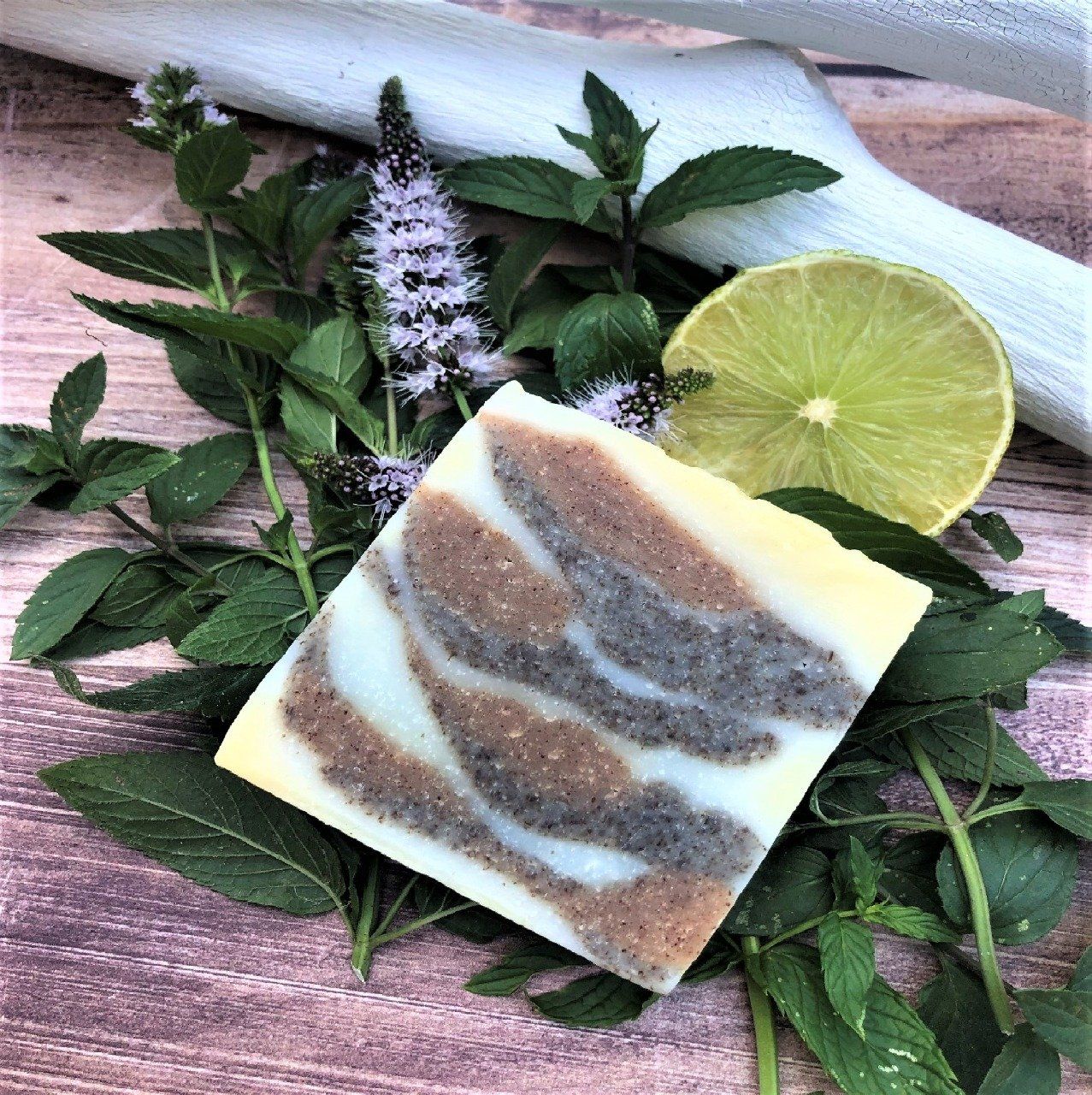 Le savon Menthe-citron de la Savonnerie du Rossignol / beurre de cacao